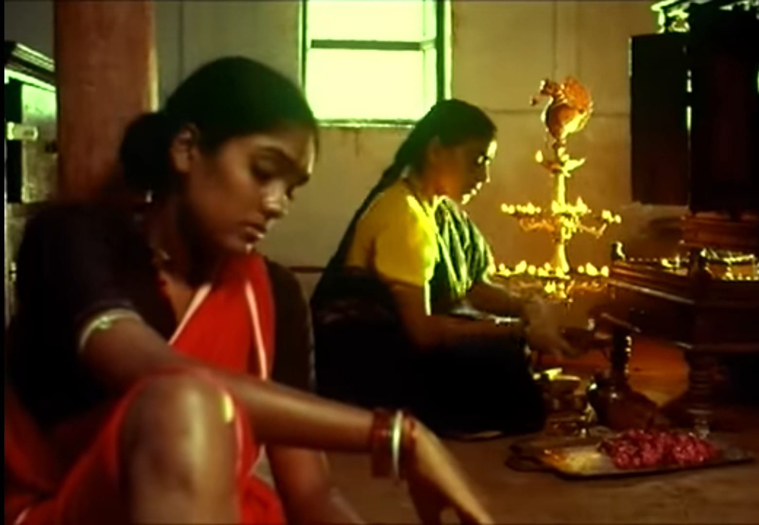 ‘అఖండ దీపారాధనకు ఎన్ని వత్తులు వాడాలో చెప్పండి స్వామీజీ...’ - Muchata