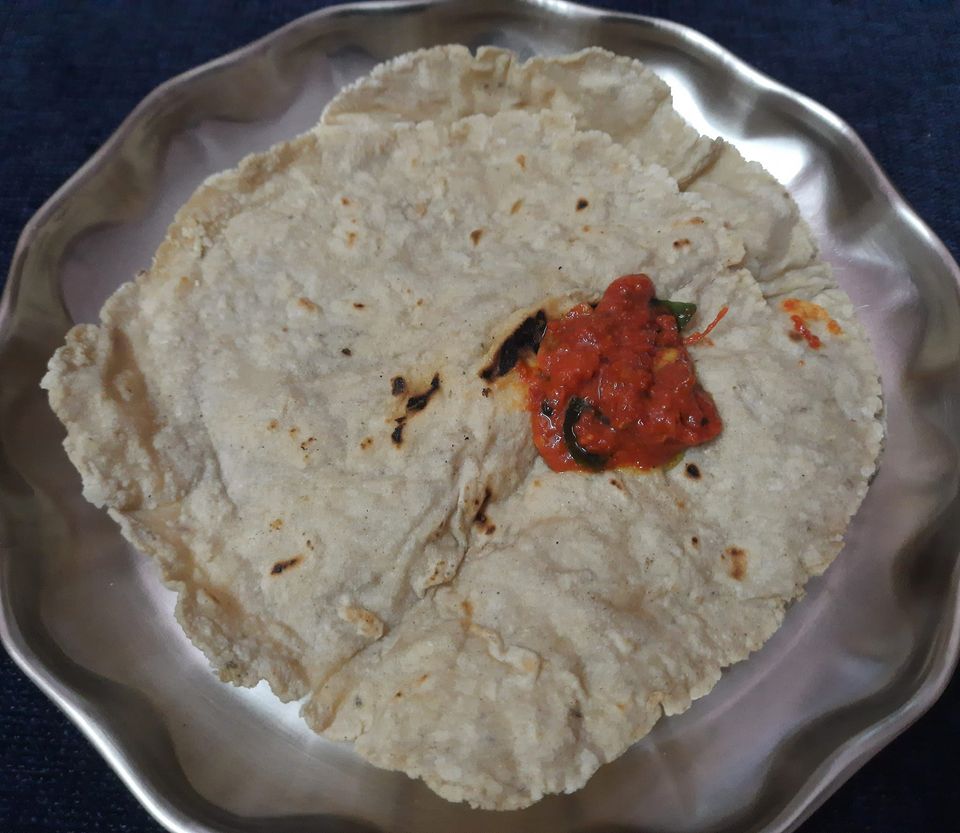 జిలుకర ఎల్లిపాయలు వేసి గోలిచ్చి, రోట్లెనూరిన.. ఎర్ర మిరుప కారం ! - Muchata