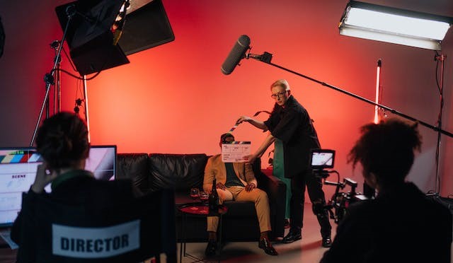 పెద్ద హీరోలకు వందల కోట్లు... కార్మికుల కడుపు నింపడానికి ఏడుపులు..?! - Muchata